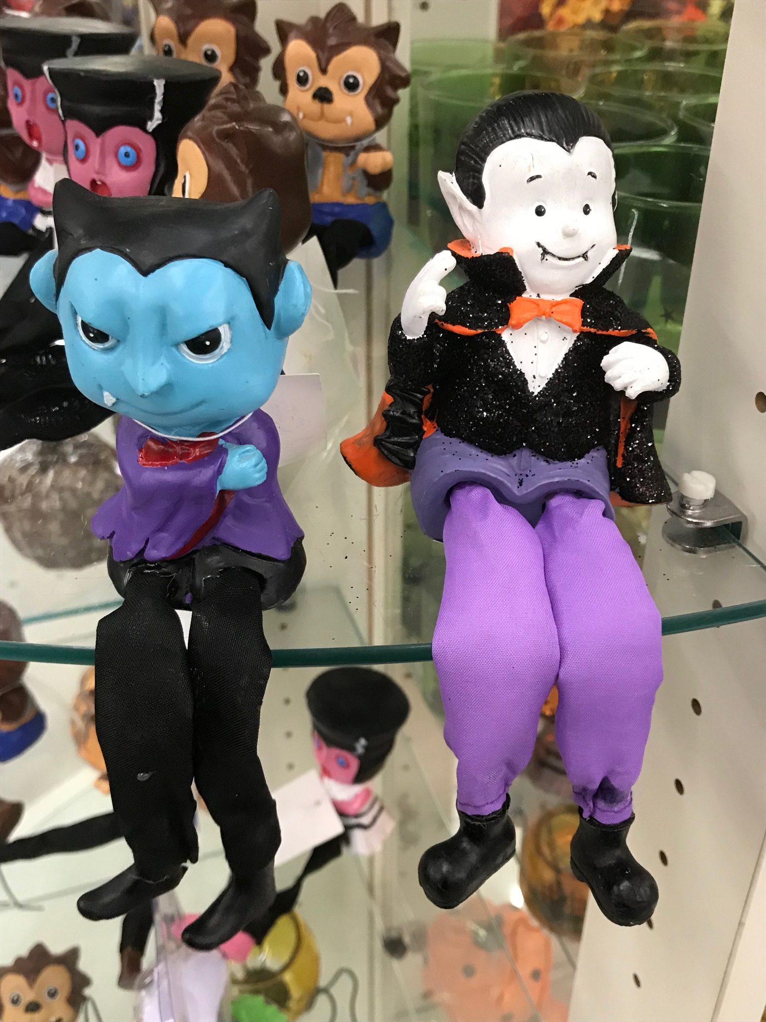 How to throw a budget friendly Halloween party - SalmasPalette